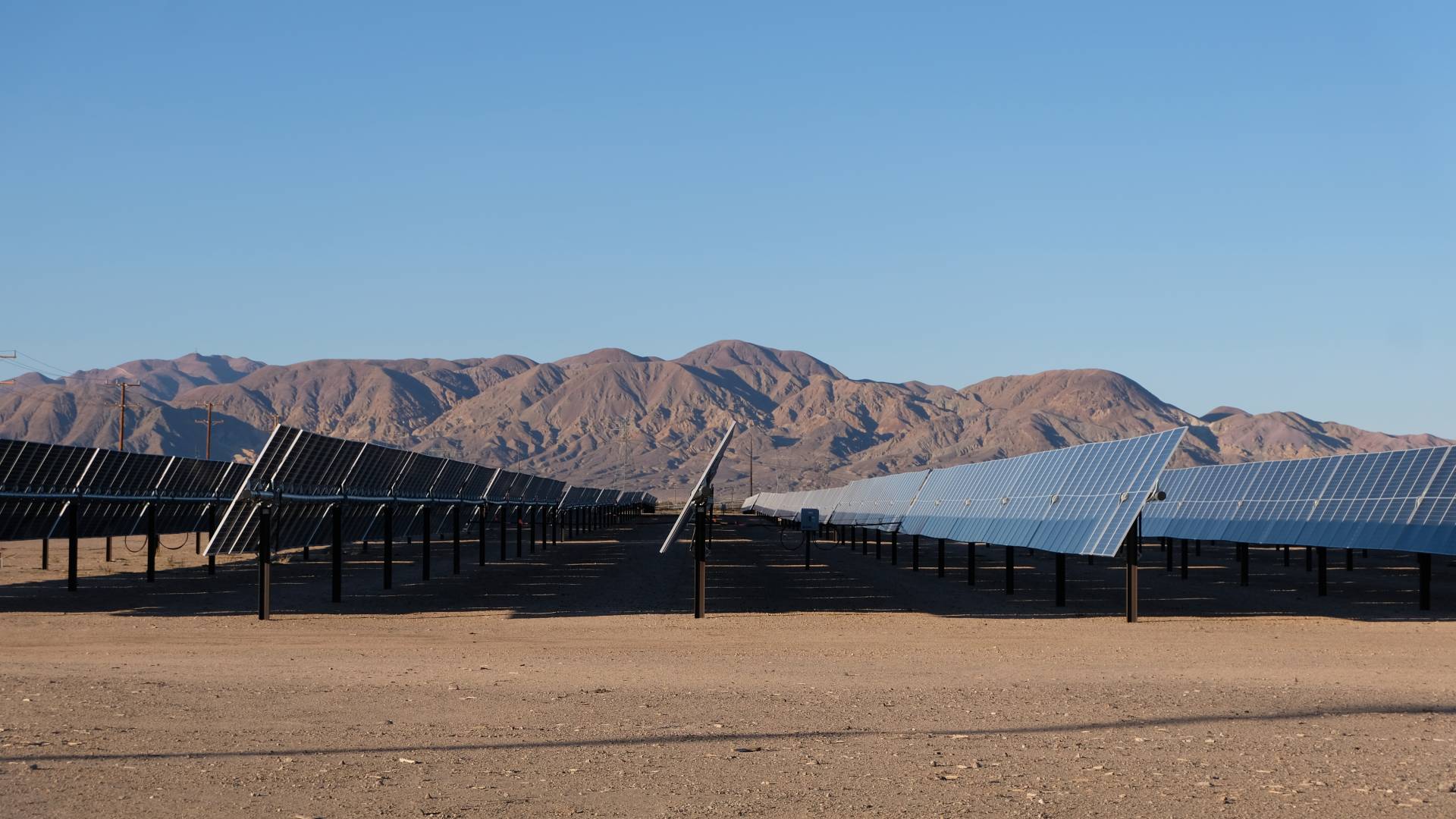 Solar Energy Farms Are Booming in California's Deserts. Here's Why ...