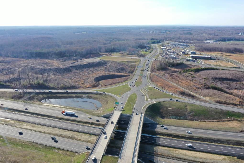 In This New Traffic Design, Driving on the Wrong Side of the Road Makes ...