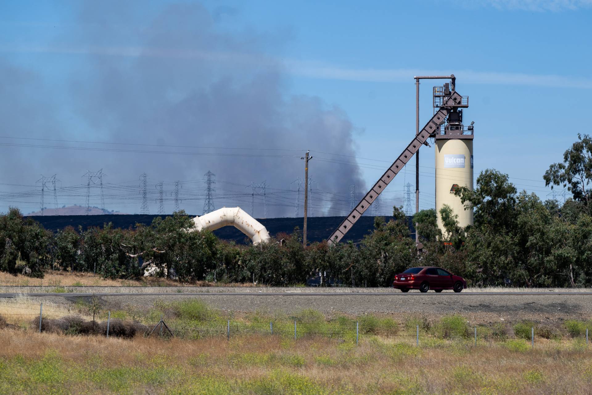 Firefighters See Favorable Weather Conditions For Containing Corral ...