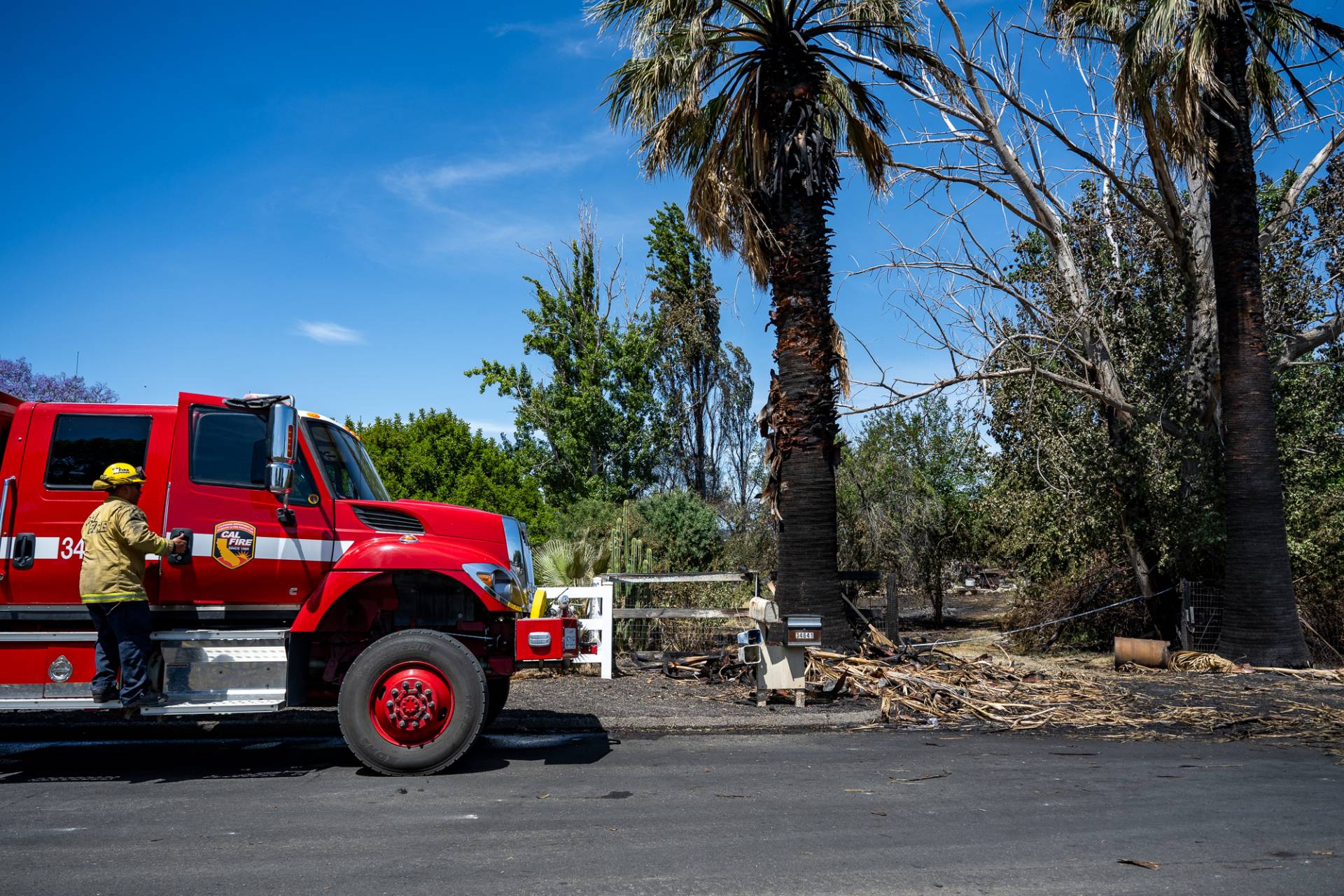 Firefighters See Favorable Weather Conditions For Containing Corral ...