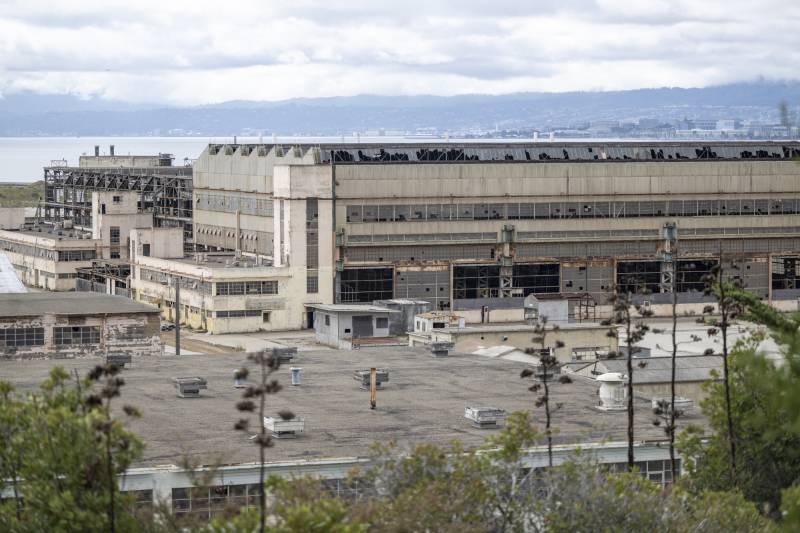 The Hunters Point Crane's Legacy Is Both Majestic and Troubling | KQED