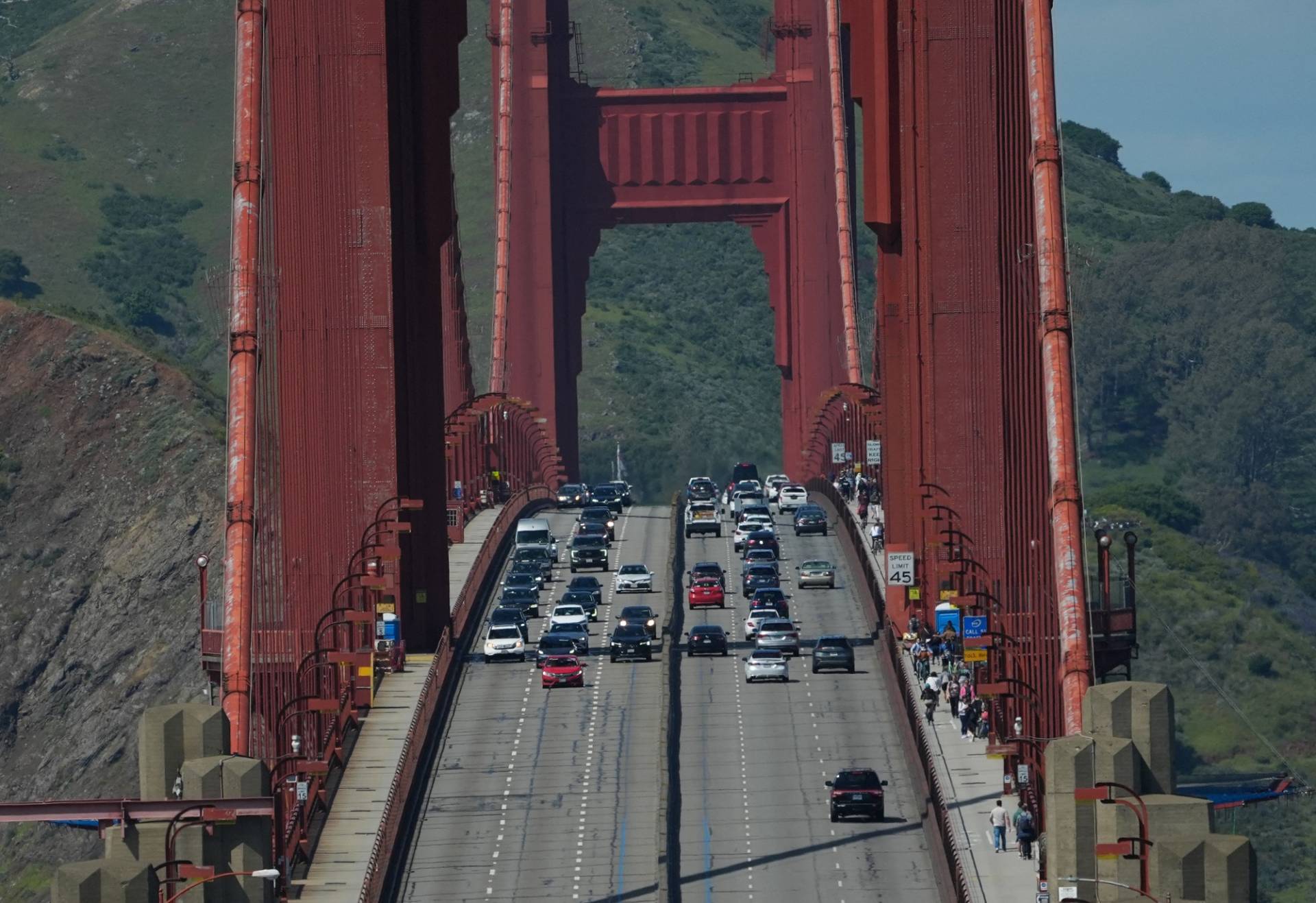 Felony Charges Against Golden Gate Bridge Protesters Can Go to Trial ...
