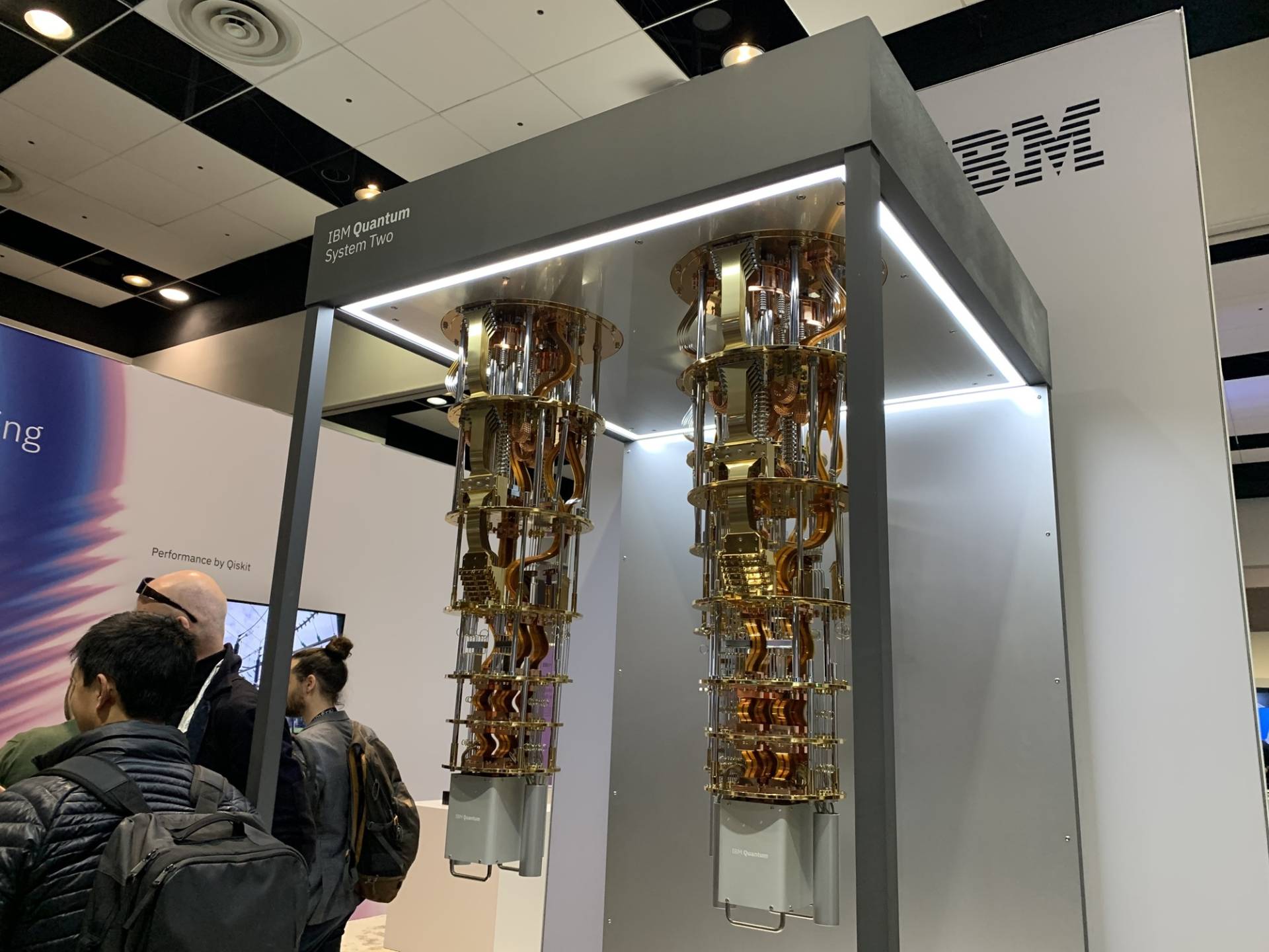 Google Unveils Willow Quantum Chip That Solves Complicated Problems in ...