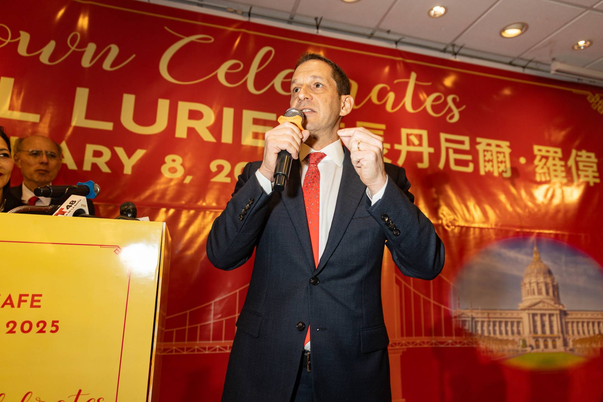 At SF Mayor Lurie’s Chinatown Party, Dancing, Fireworks and a Promise ...