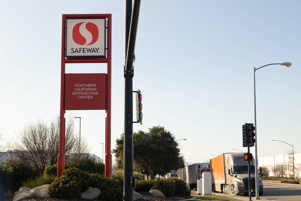 Safeway Warehouse Serving Bay Area Is Among Riskiest for Workers | KQED