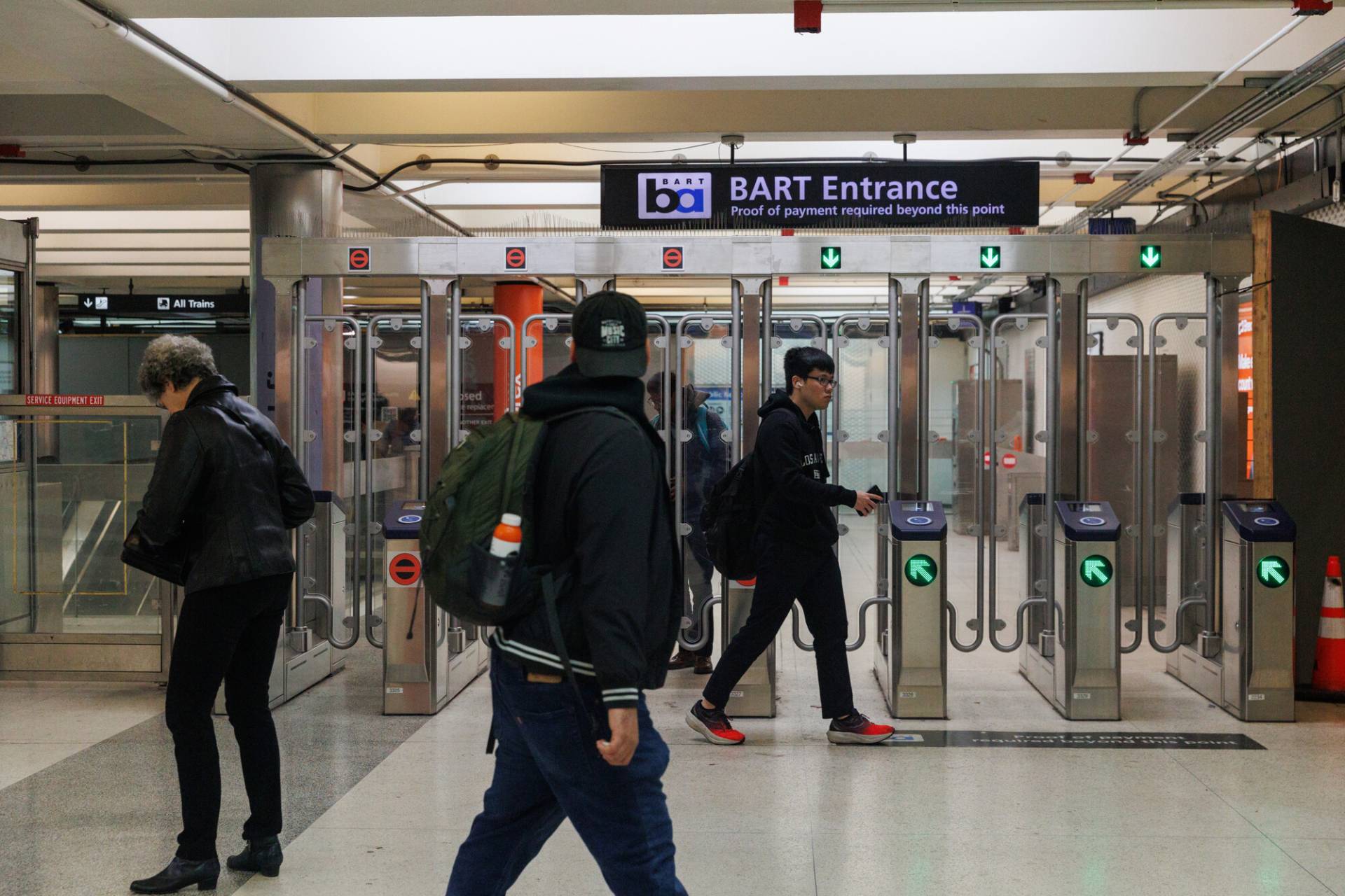 Starting This Week, You Can Tap Onto BART With a Credit Card — Here’s ...