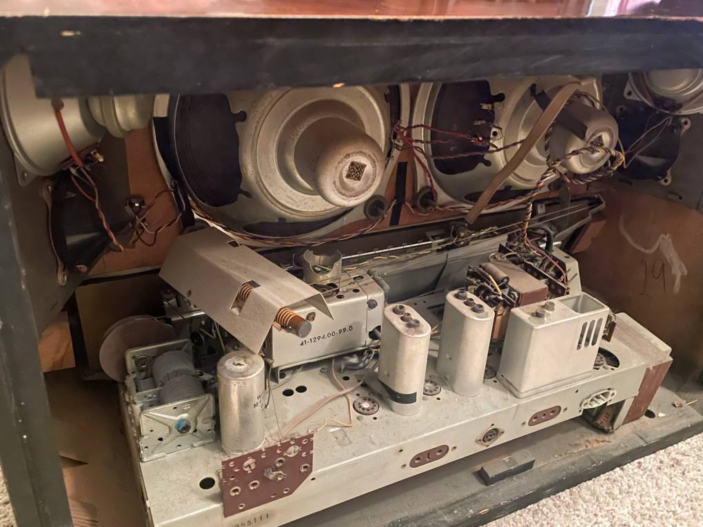 How a 1957 Vintage Radio Rekindled a Daughter’s Bond With Her Dad | KQED