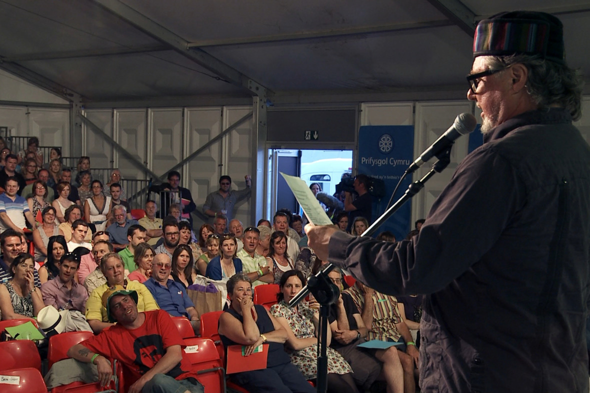 Slam Poet Bob Holman Tracks Endangered Languages in New Film | KQED