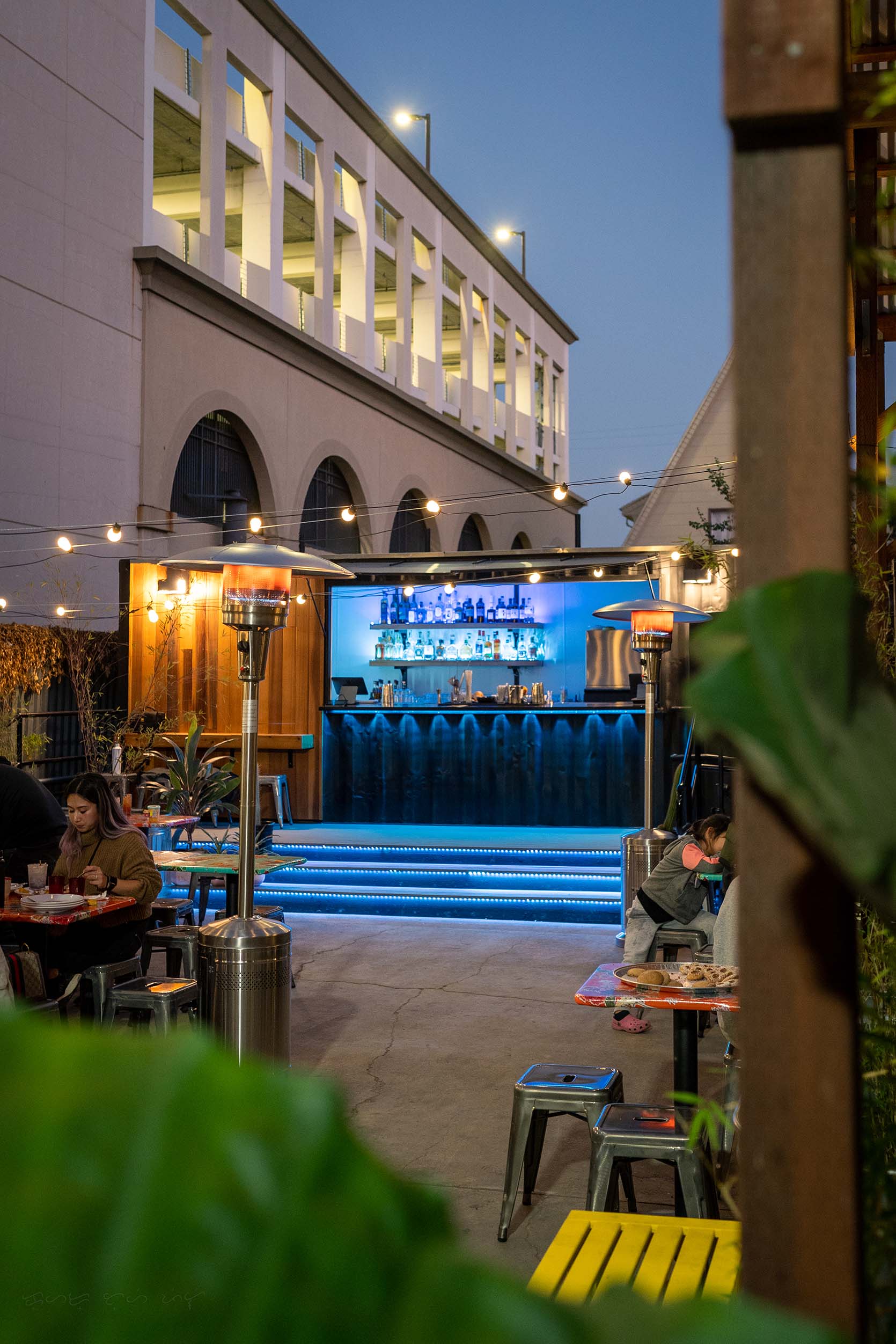 Korner Kitchen & Bar in Fruitvale Wants to Be the Anti-Ghost Kitchen | KQED