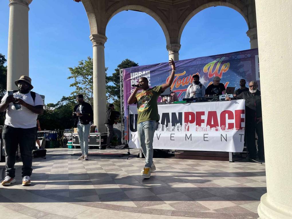 PHOTOS: 'Town Up Tuesday' Showed Oakland's Hip-Hop Culture on Full ...