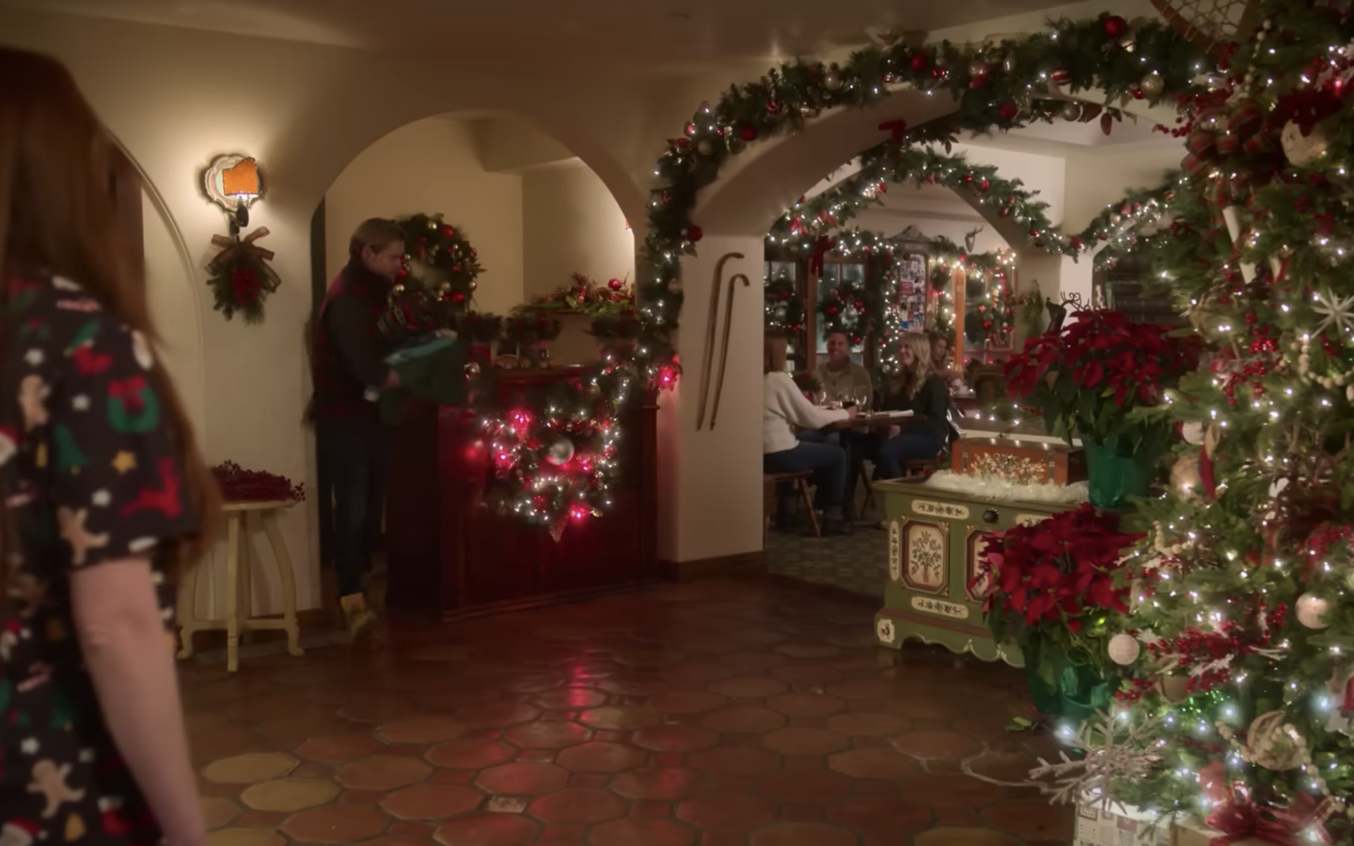Review: Lindsay Lohan's 'Falling for Christmas' on Netflix | KQED