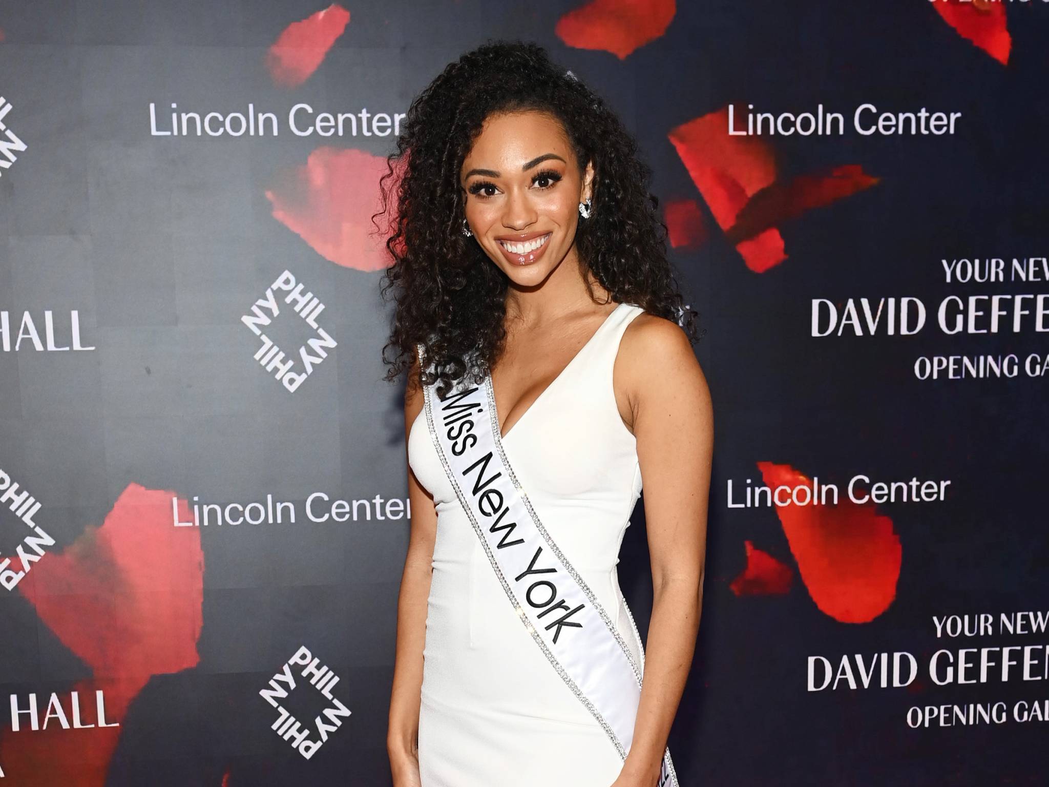 Fans Adore TikTok Star Taryn Smith as Heaven's Receptionist | KQED
