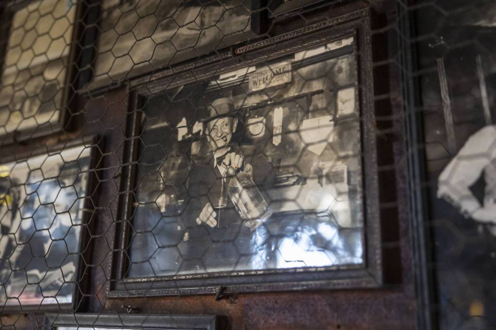 5 Historical Facts about Heinold's Saloon, Oakland's Oldest Bar | KQED