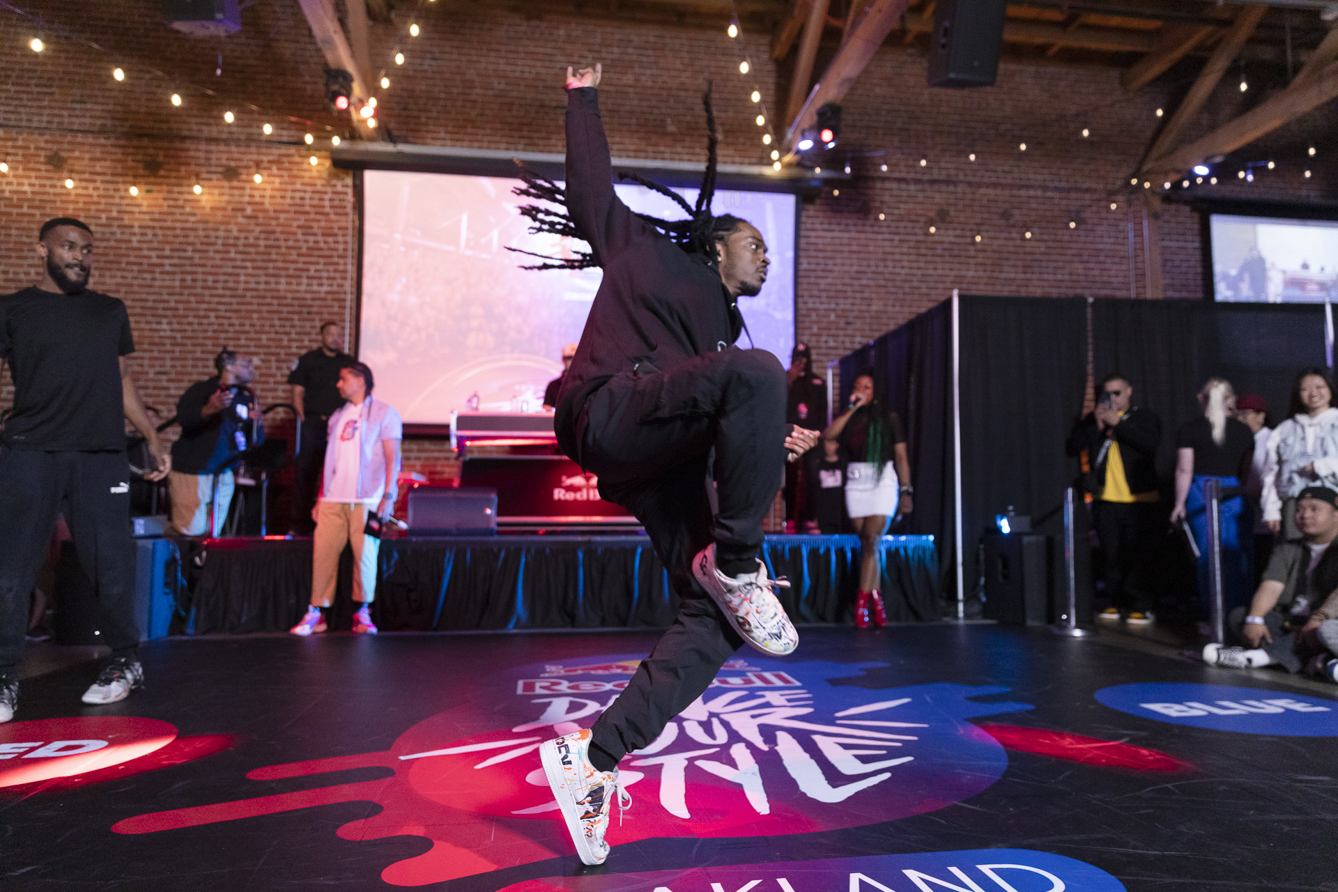 How Turf Dancing Came to Define Oakland Street Dance | KQED