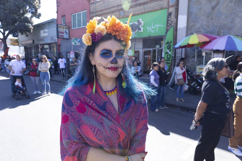 PHOTOS: Embracing Día de los Muertos in Oakland's Fruitvale District | KQED