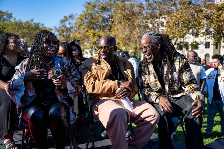 'Tupac Shakur Way' Unveiled in Oakland as Rap Icon Gets His Own Street ...