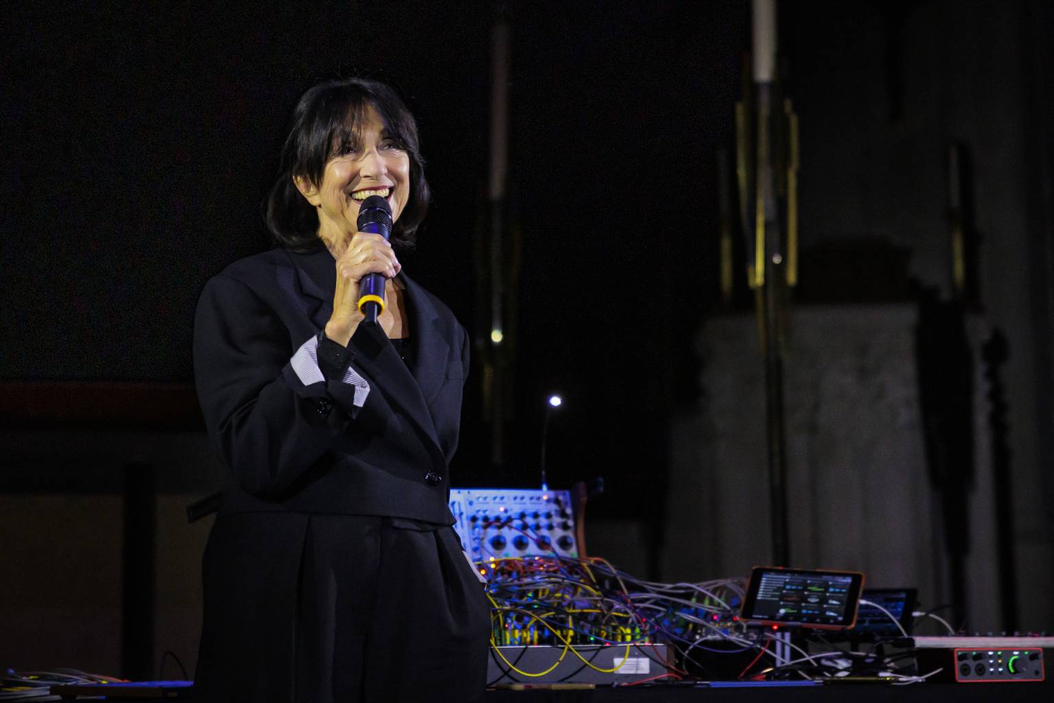 Live Review: Suzanne Ciani Revisits ‘Seven Waves’ at Grace Cathedral in ...