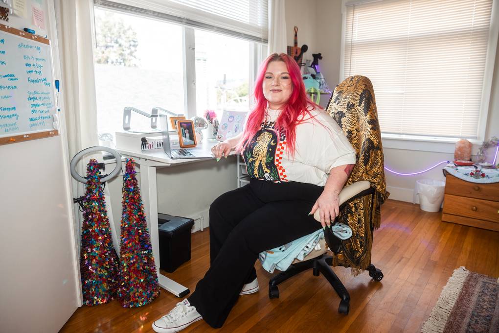 On Katie Winnen’s TikTok, Plus-Size Fashion Is About Personality | KQED