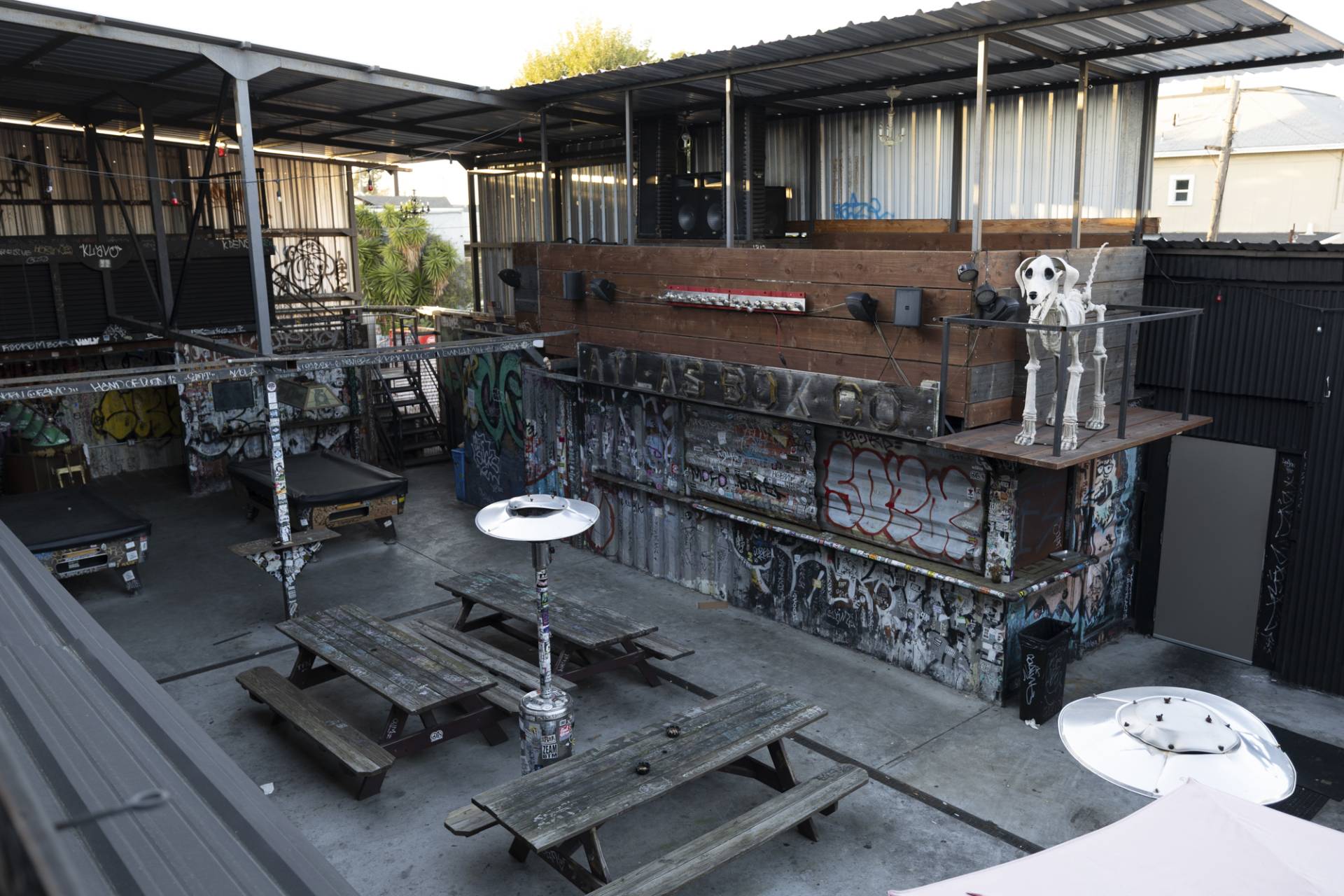 Eli’s Mile High Club in Oakland Is in Danger of Closing, Owner Says | KQED