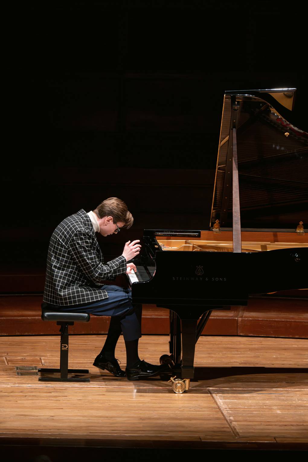 Review: With Yuja Wang Out, Vikingur Ólafsson Performs Lively ‘Goldberg ...