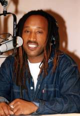 D’Wayne Wiggins, Legendary Oakland Musician and Mentor, Dies at 64 | KQED