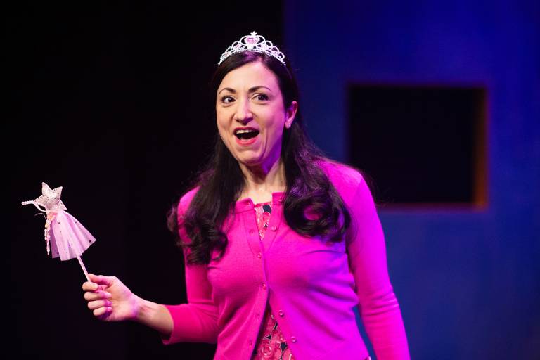 Torn Between Identities, an Israeli-Raised Palestinian Actress Searches ...