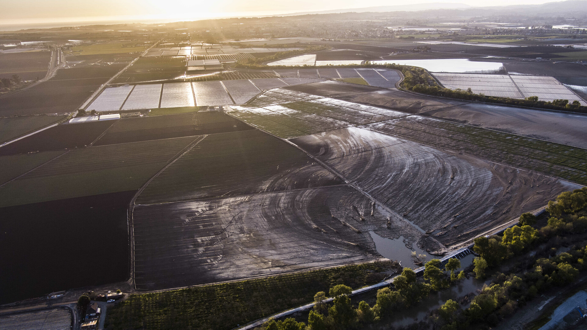 California Levee Disaster: One Family's Flight From Climate-Fueled ...